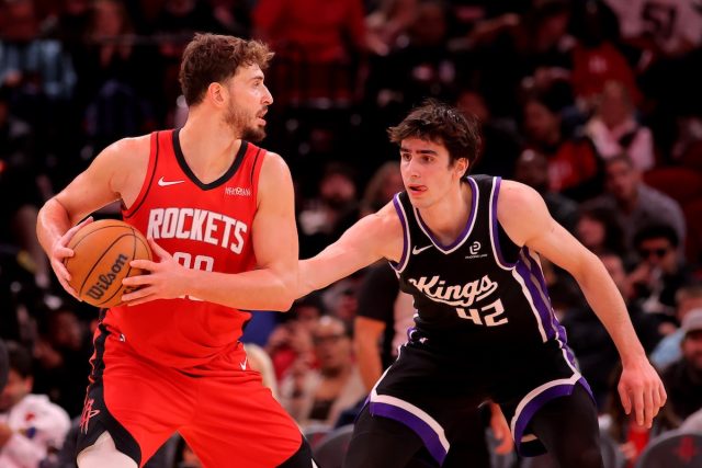 Les Rockets explosent les Kings d’un grand Maxime Raynaud