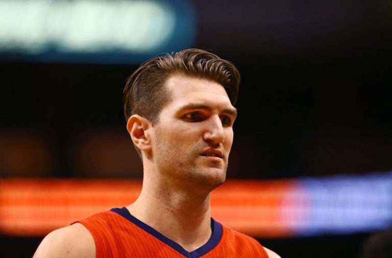 Jeff Withey rejoint les Mavericks • Basket USA