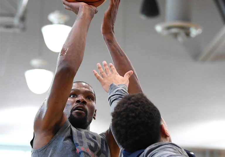 Kevin Durant et Devin Booker dans la même équipe pendant l'été • Basket USA