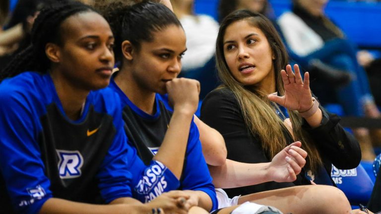 Jessica Roque, première canadienne à prendre place sur un banc NBA ...