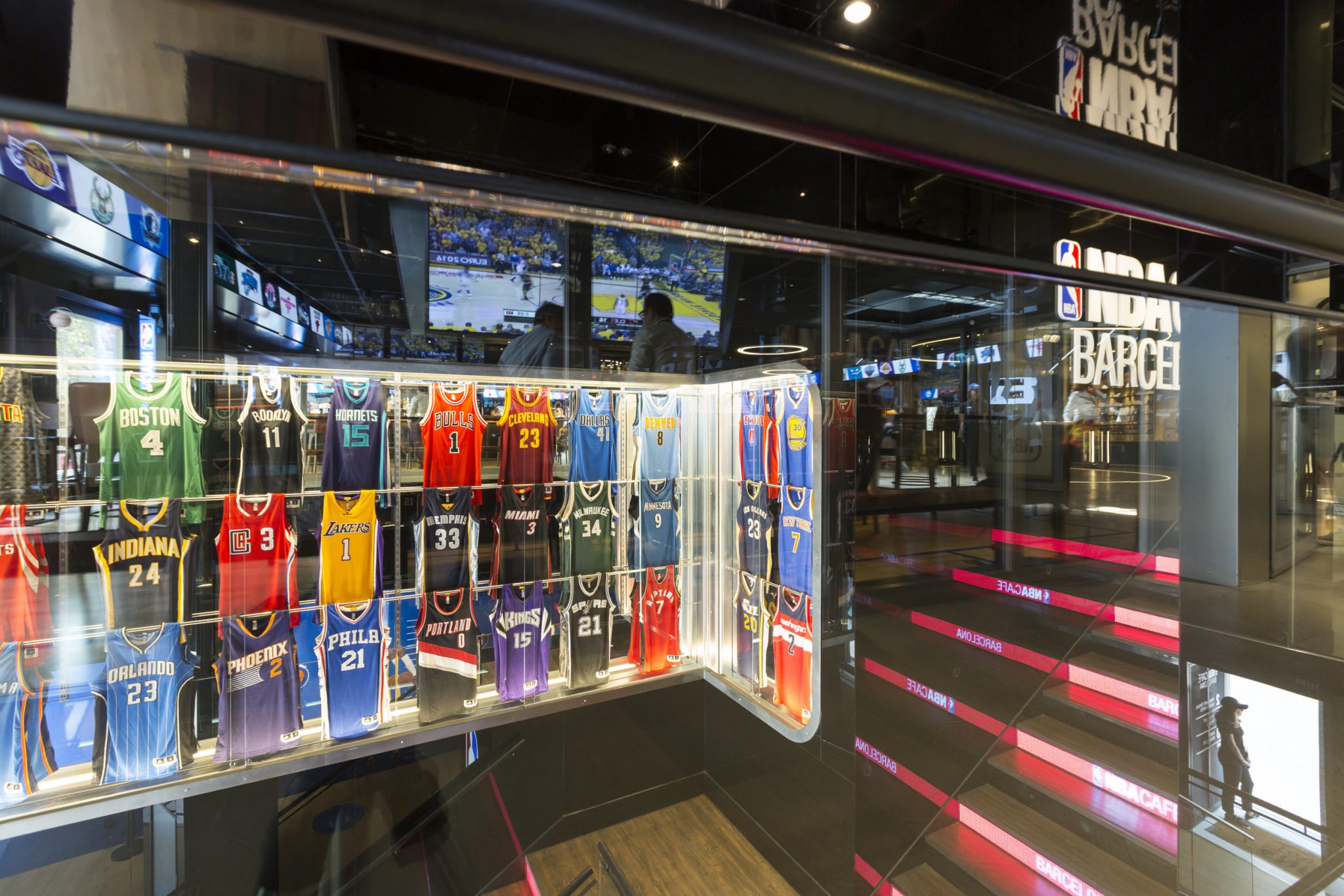 Le NBA Café de Barcelone ferme ses portes • Basket USA