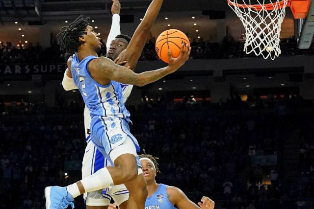 March Madness | Caleb Love et North Carolina envoient Duke en vacances ...