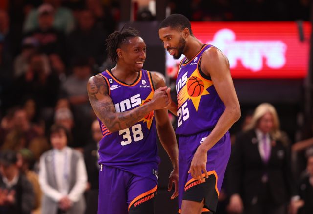 Saben Lee transforme l'essai aux Suns • Basket USA