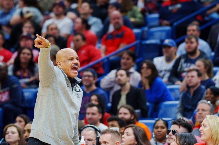 John Lucas quitte le banc des Rockets pour les bureaux