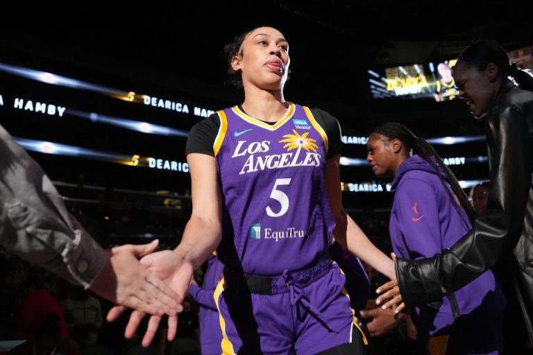 Dearica Hamby remplace sa coéquipière Cameron Brink dans l'équipe 3x3 ...