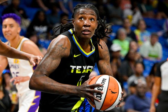 Triple championne WNBA, Natasha Howard rejoint Caitlin Clark