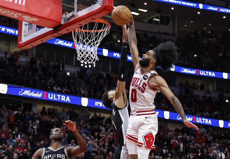 Coby White raconte son "poster dunk" sur Victor Wembanyama • Basket USA
