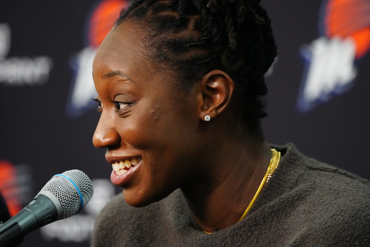 Le Connecticut Sun annonce le grand retour de Tina Charles ! • Basket USA