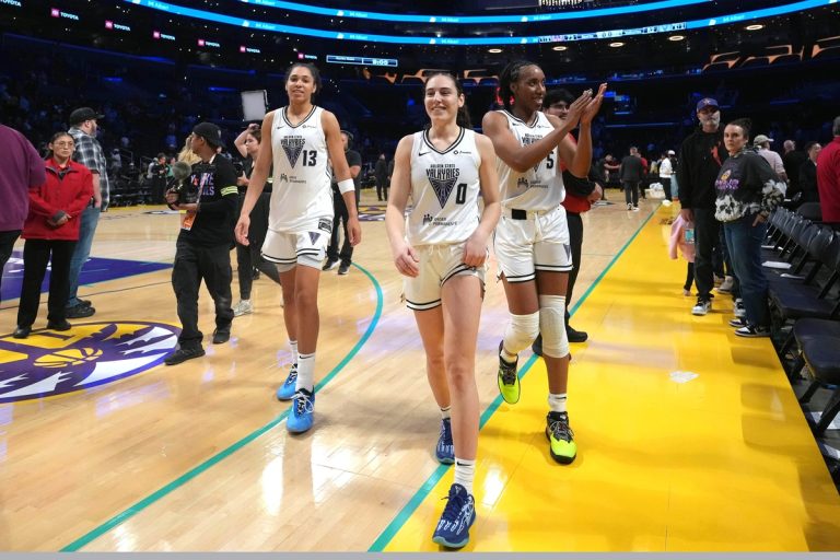 Carla Leite et Janelle Salaün portent les Valkyries face aux Sparks • Basket USA