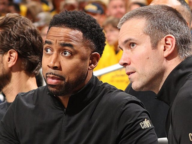 Deux assistants des Cavaliers en lice pour entraîner les Suns • Basket USA